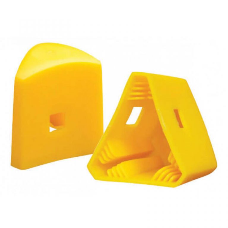Star picket guards - triangle safety caps